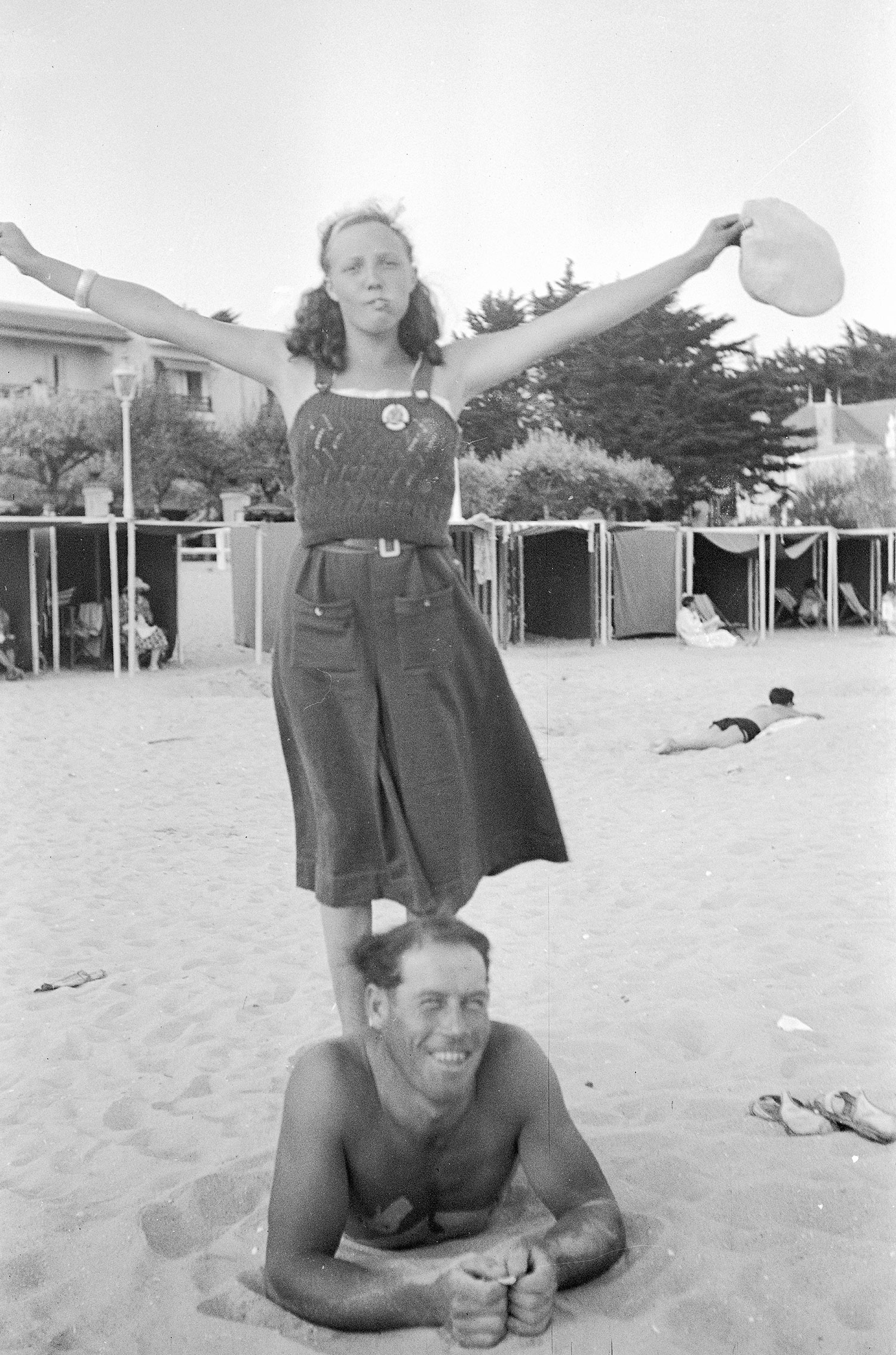 L'homme-tronc et la femme aux très longues jambes. Ou pas... — Le ...